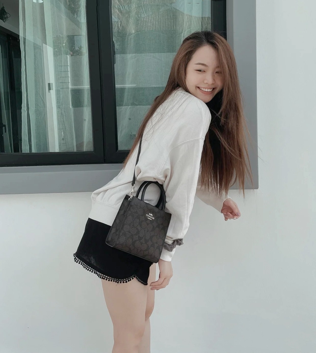 コーチ COACH シグネチャー コーテッド キャンバス ミニ キャリー クロスボディー ブラウン×ブラックIMAA8 F05693 5693 ...